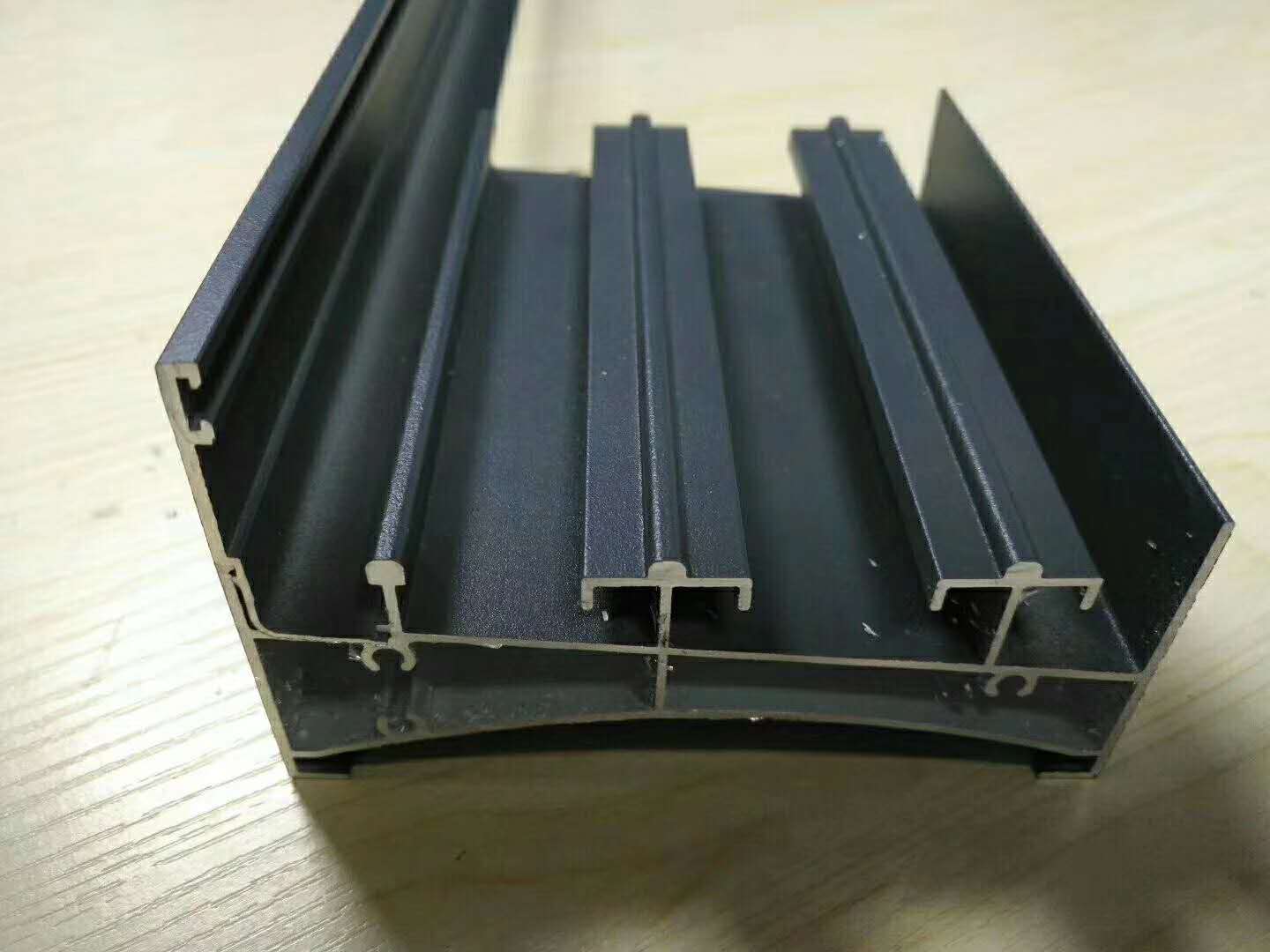 三轨推拉窗 三扇推拉窗图片 两轨推拉窗 第9页 大山谷图库